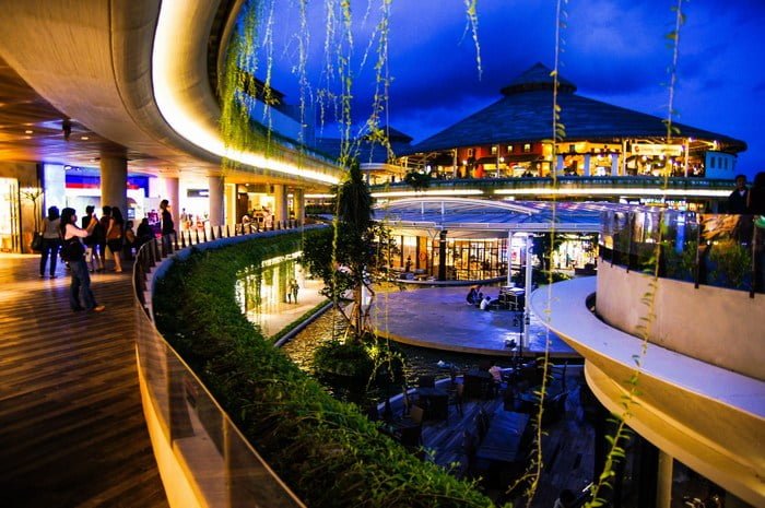 Beachwalk Bali Tempat Shopping dan Nongkrong Terbaik di Bali